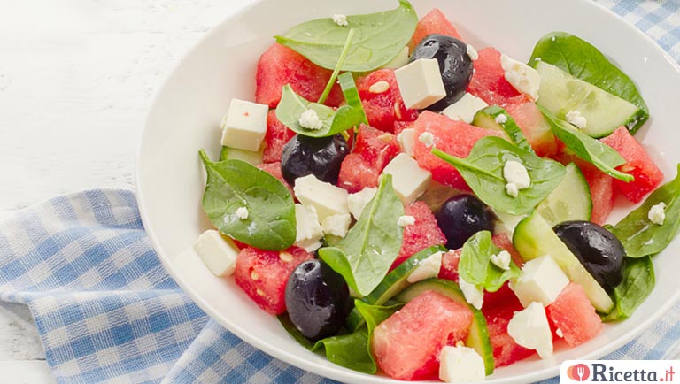 Ricetta Insalata di anguria, cetriolo e feta - Consigli e Ingredienti ...